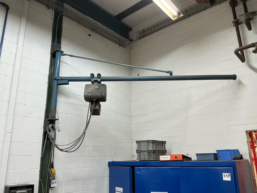 Jib crane | Dome Auctions